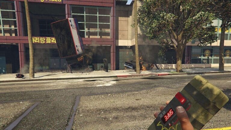 How To Detonate Sticky Bombs in GTA V | The Nerd Stash