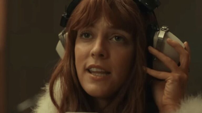 Actress Riley Keough Is New Graceland Owner and Lisa Marie Presley’s ...