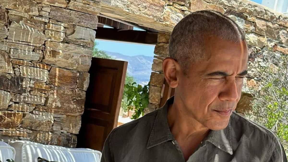 Barack Obama Recreates Hilarious Key & Peele Handshakes During Meeting ...