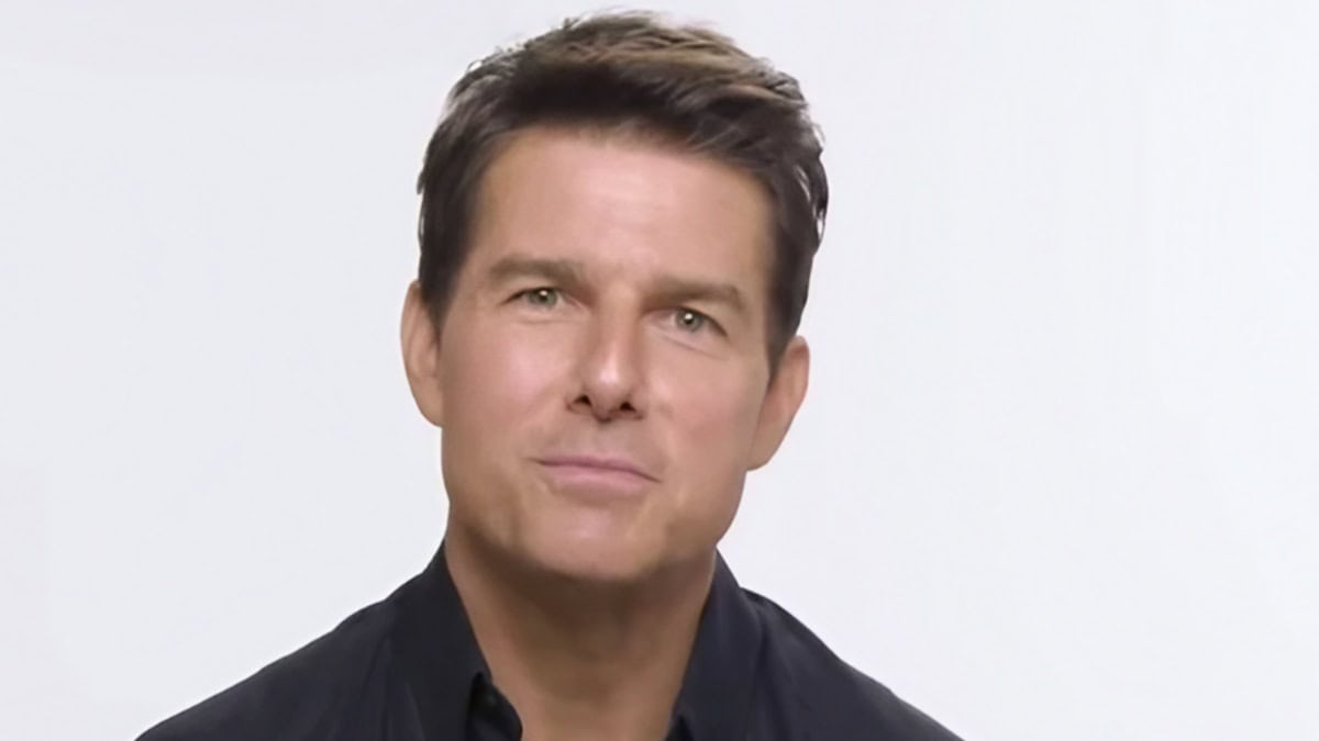 Tom Cruise Romances 25-Year-Old Singer as Daughter Suri Cruise Seen ...