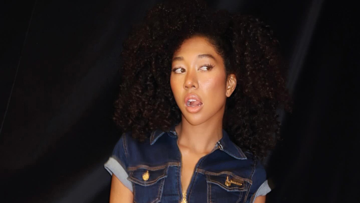 Aoki Lee Simmons Is Bowing Out Of Modeling Career